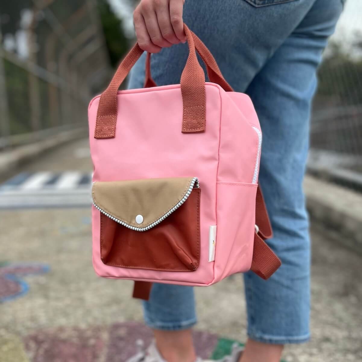 Sticky Lemon – Sightsee